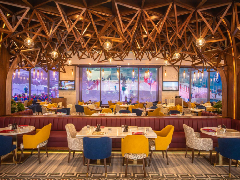 Explore the Top 5 Restaurants in Sheikh Zayed Near Luxury Residences